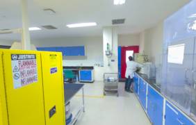 360 Degree Virtual Tour | Polymorph Screening Services Lab
